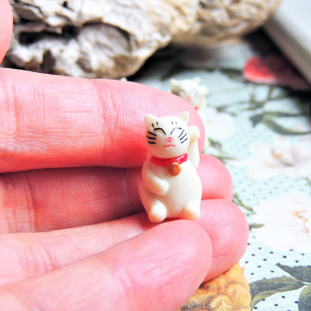 Safari Ltd Good Luck Mini Waving Lucky Cat – Animal Kingdoms Toy Store