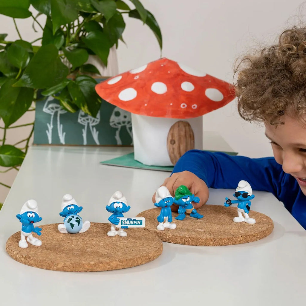Schleich Scaredy Smurf – Animal Kingdoms Toy Store
