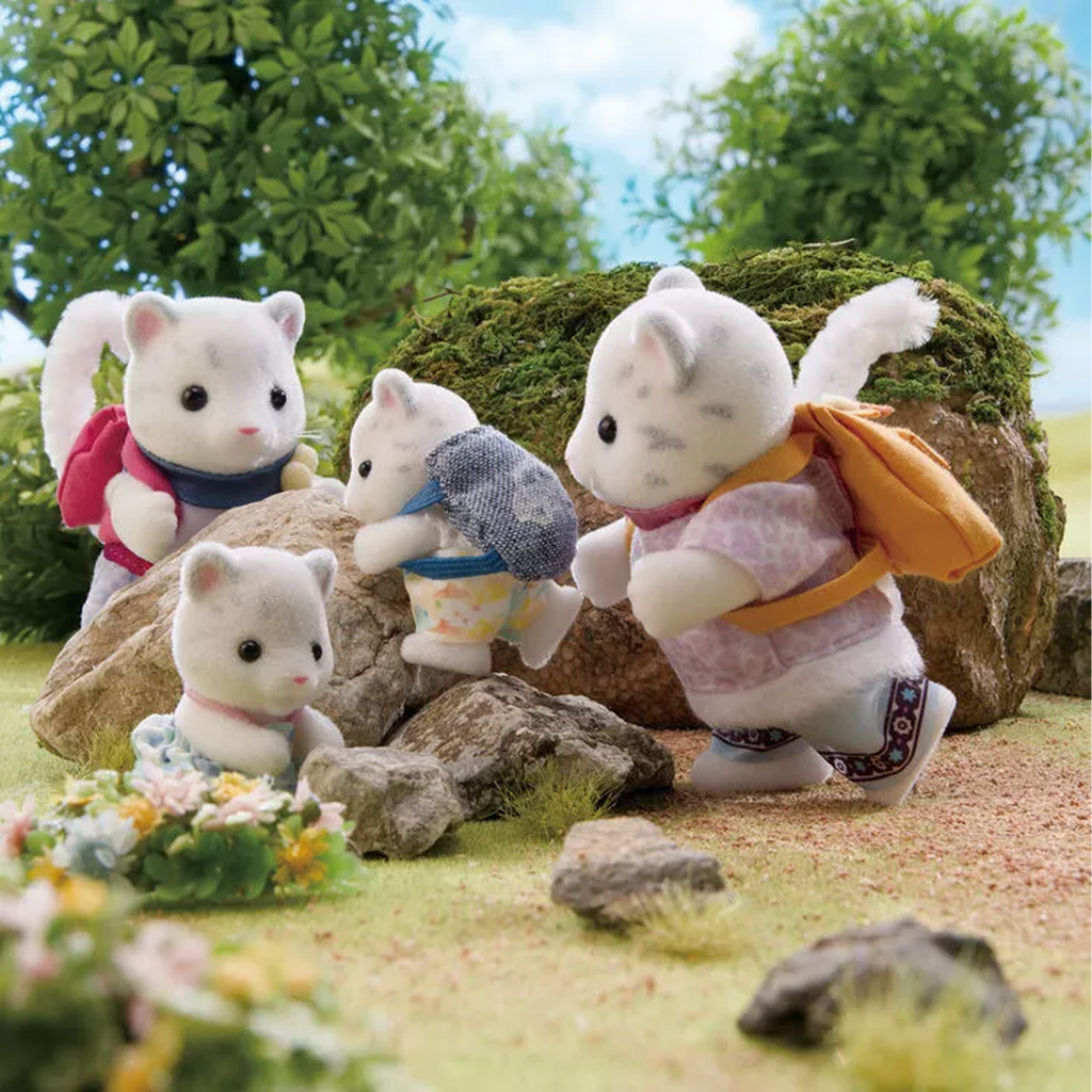 Sylvanian Families Snow Leopard Family – Animal Kingdoms Toy Store