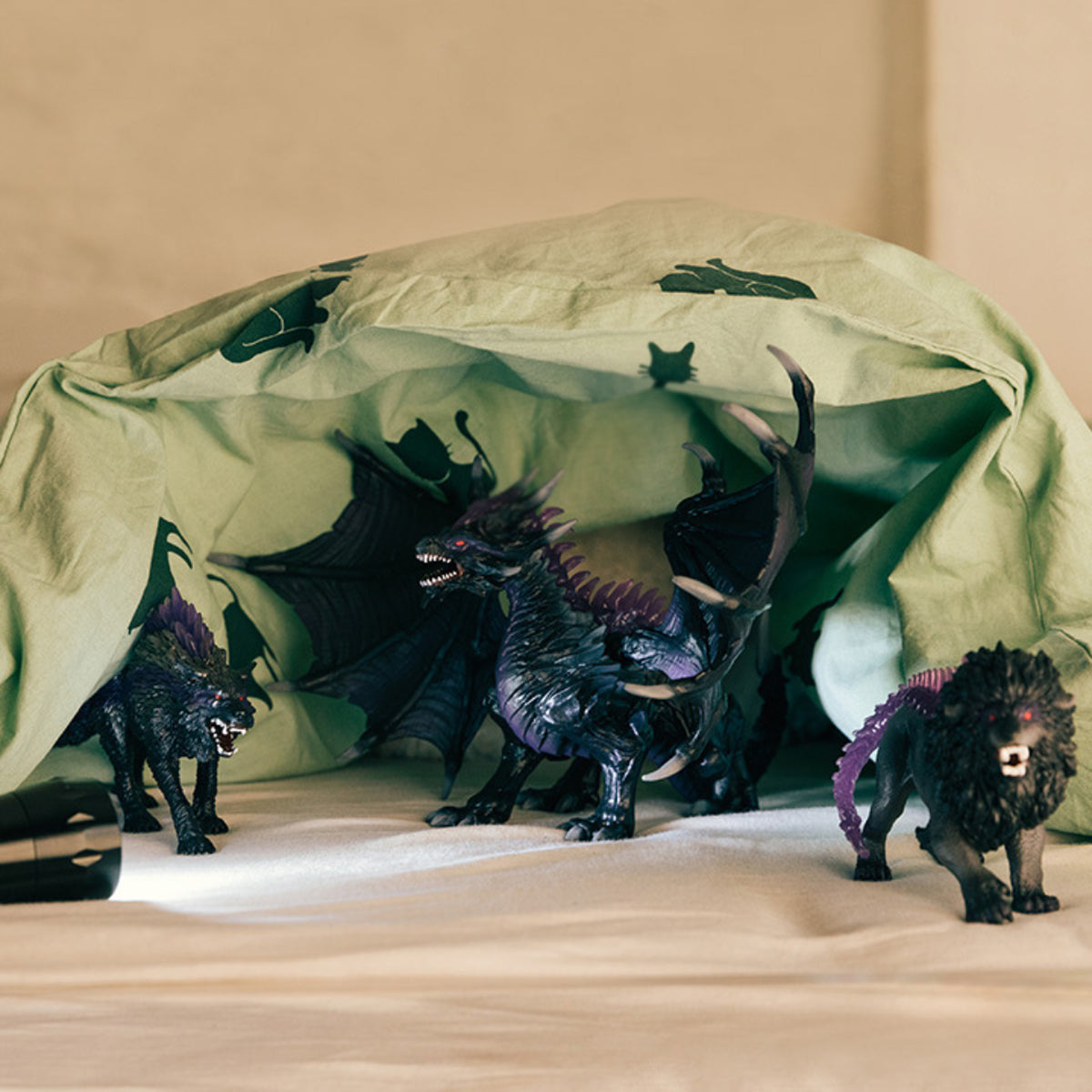Schleich Eldrador Shadow Wolf – Animal Kingdoms Toy Store